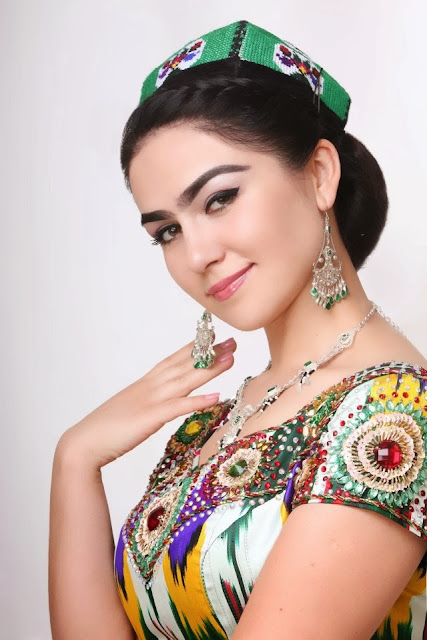 Nigina Amonqulova Tajik Folk Music Singer very hot and beautiful pics ...