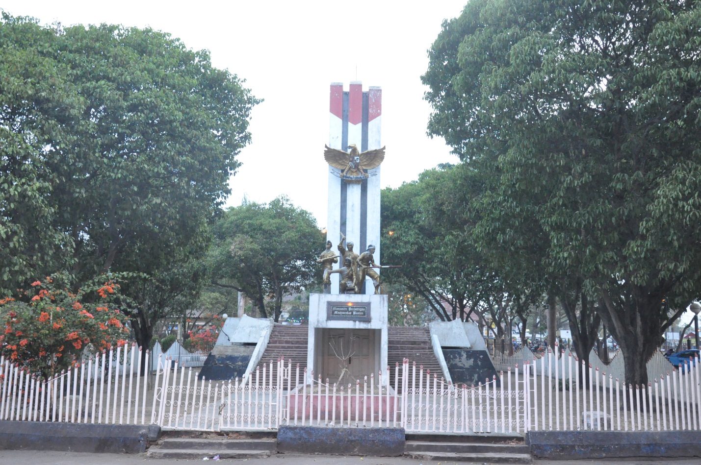 Great Book: Monumen Banten
