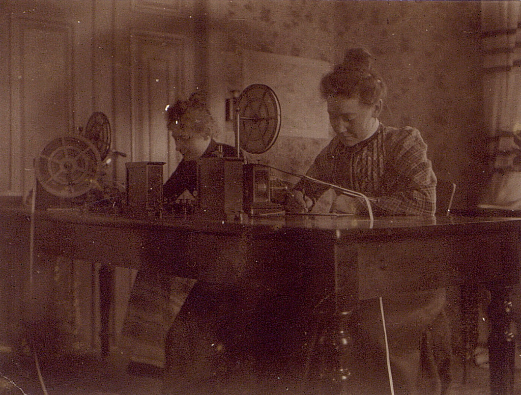 18 Rare Vintage Photographs of Swedish Telephone Operators at the Turn ...