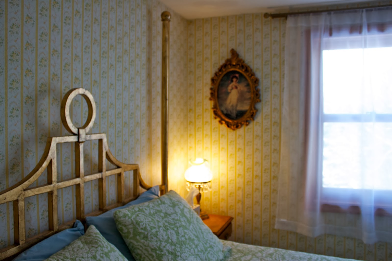 QuarDecor: Victorian Cottage Guest Room