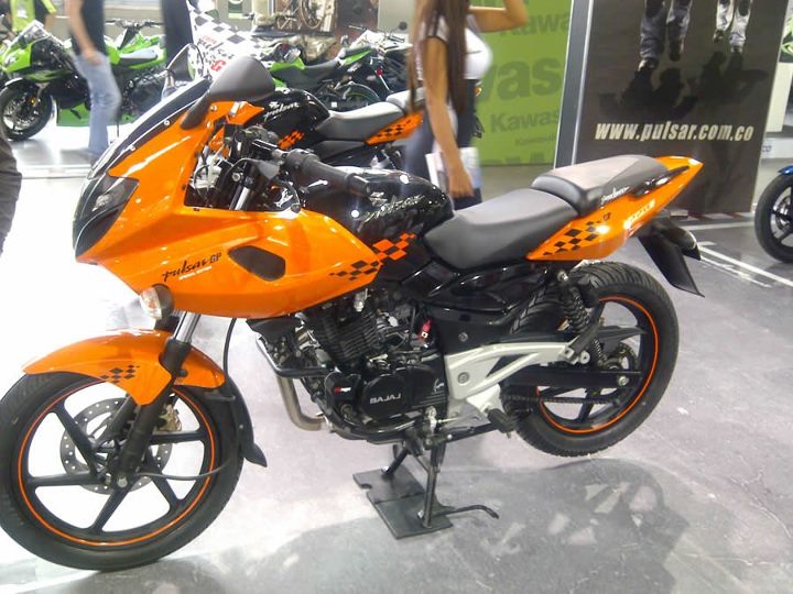 INTERESTING WORLD FACTS 4 U: Customised pulsar 220,200, 180, R15, Cbr ...