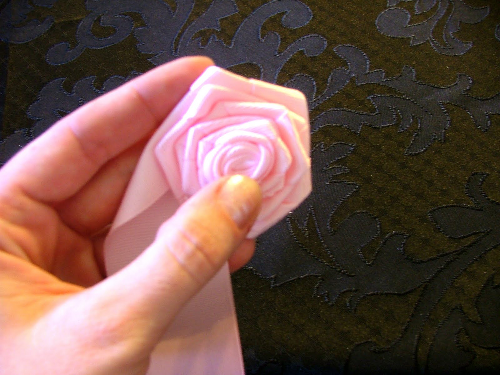 Andrea's Bow Cottage: Ribbon Roses