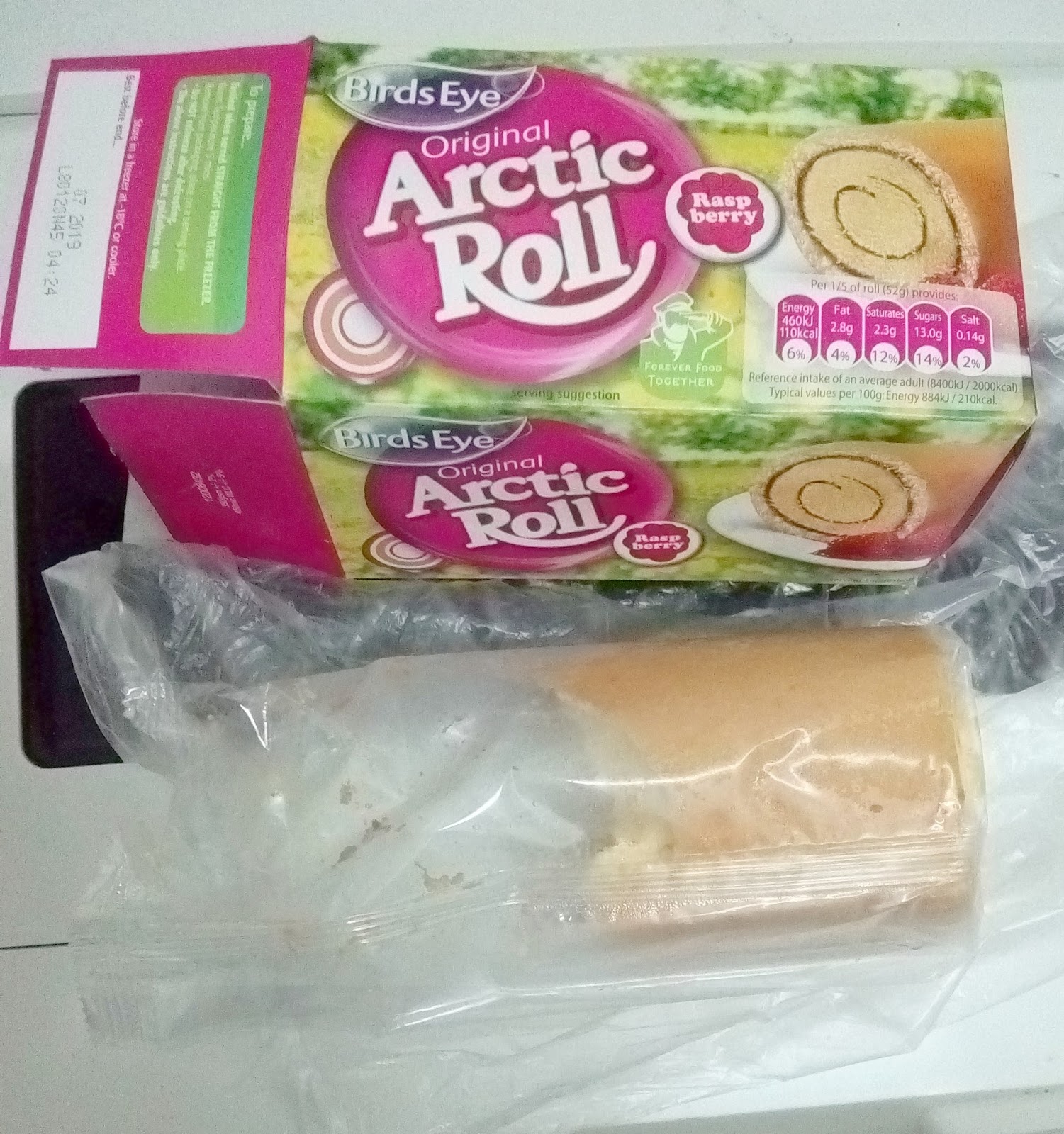 Supersupergirl's Food Reviews: [Arctic Roll] by Birds Eye