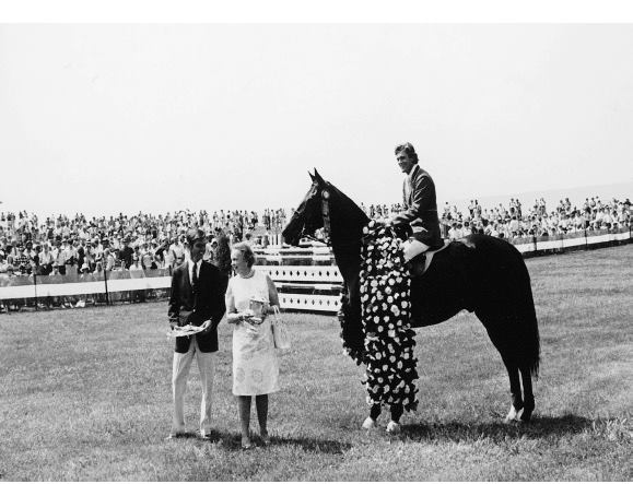 Horse Country Chic: Throwback Tuesday - The Aura of Upperville