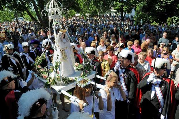RATHEREXPOSETHEM: CATHOLIC MARY IDOLATRY AT SHRINE IN WISCONSIN~GOSPEL ...