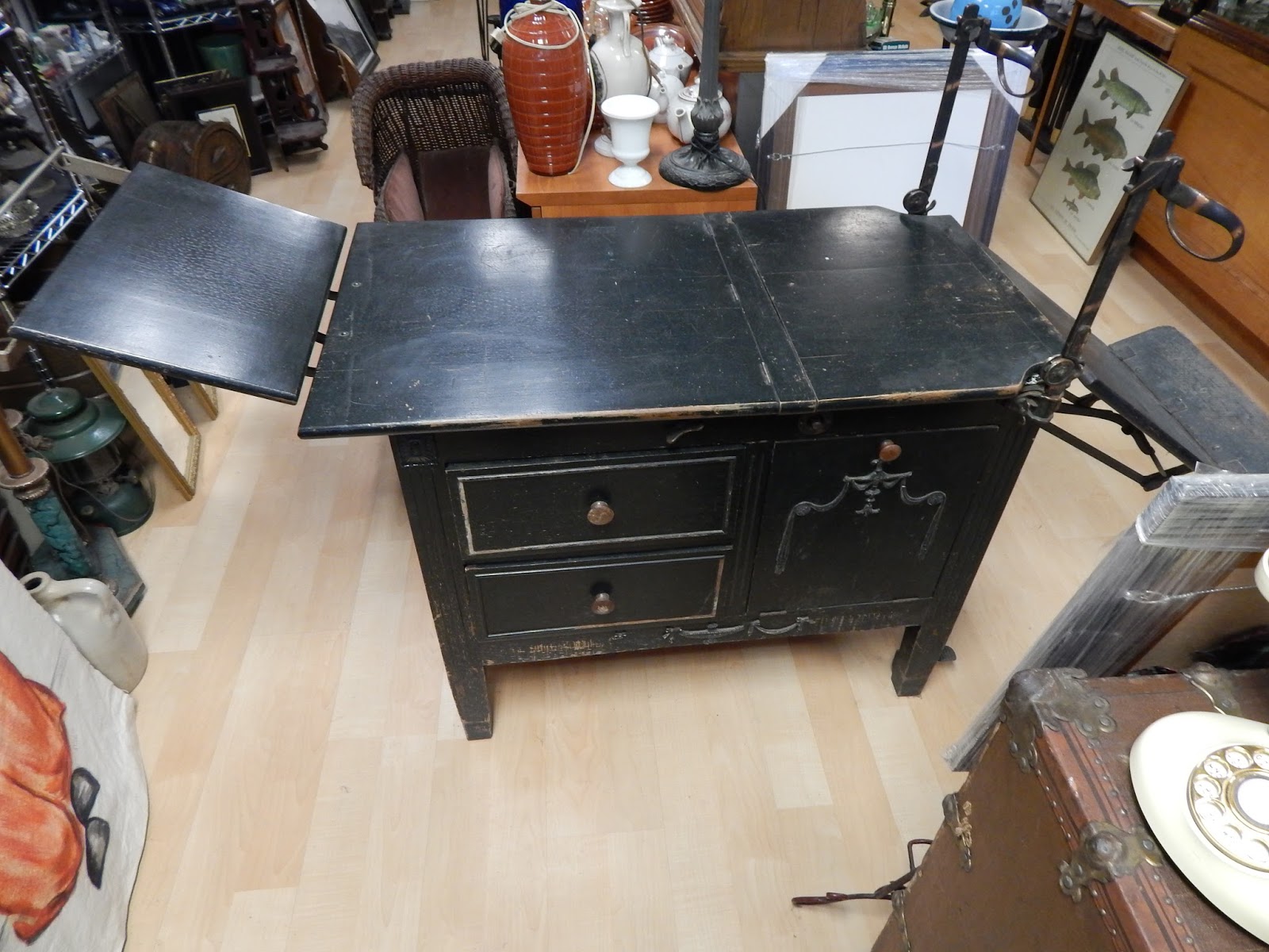 13909 Antiques: Antique W. D. Allison Doctor's Exam Table