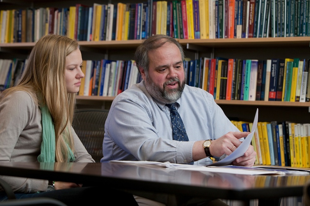 Importance of Working with a Qualified Dissertation Writer