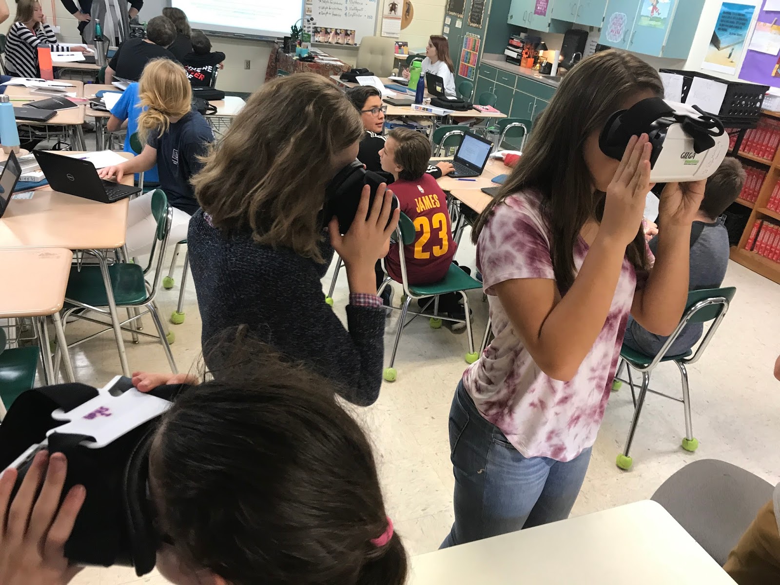 Spotlighting Moore: Mrs. Perkins Supports Literacy with Virtual Reality