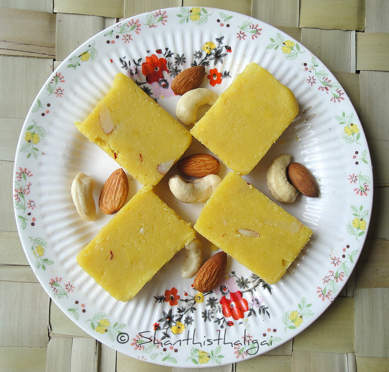 Shanthi Krishnakumar's cook book: CASHEW BADAM KESAR BURFI / KAJU BADAM ...