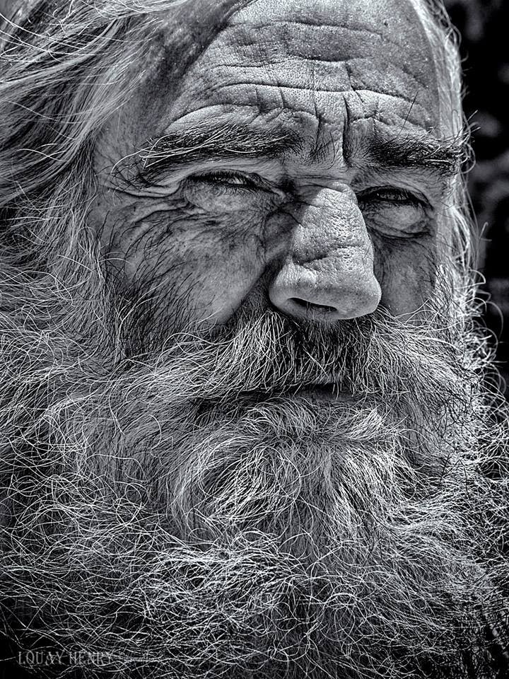 OLTRE IL MURO: ARTE e FOTOGRAFIA: LOUAY HENRY | PHOTOGRAPHER