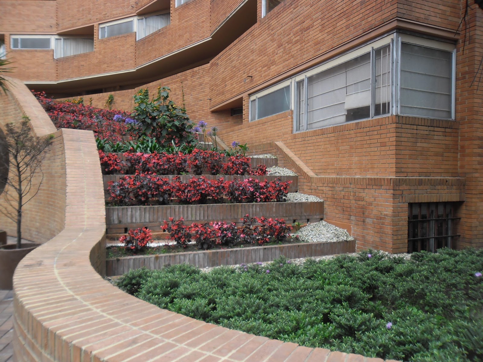 Marcela Caycedo PEI-13: Parque Nacional- Barrio la Merced- Barrio la ...