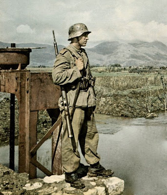 Third Reich Color Pictures: German Guards