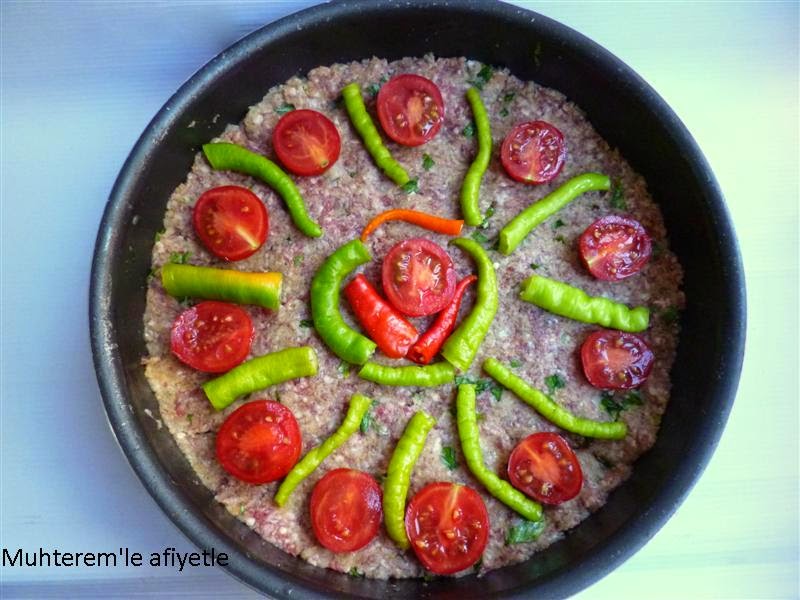 Muhterem'le Afiyetle: KİLİS TAVA (TEPSİ KÖFTESİ)