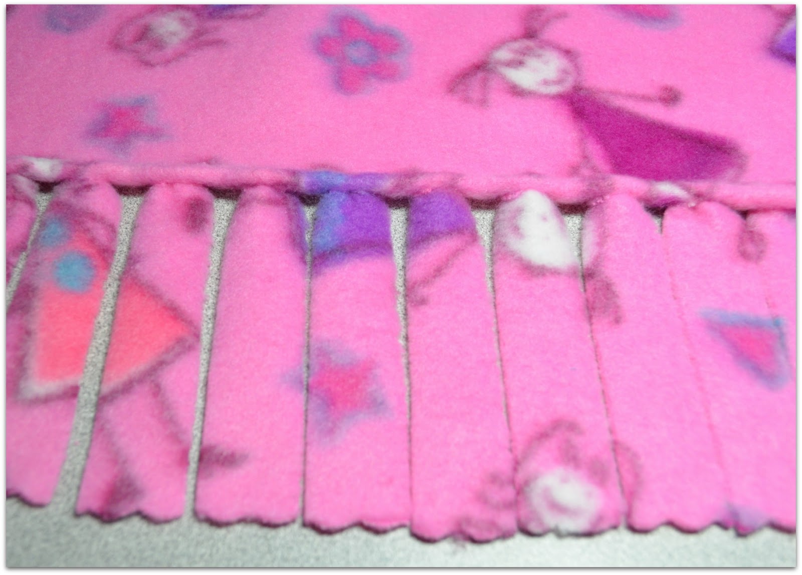 .Quiltscapes.: Fancy Fleece Finishes + Fleece "Yarn" Tutorial!