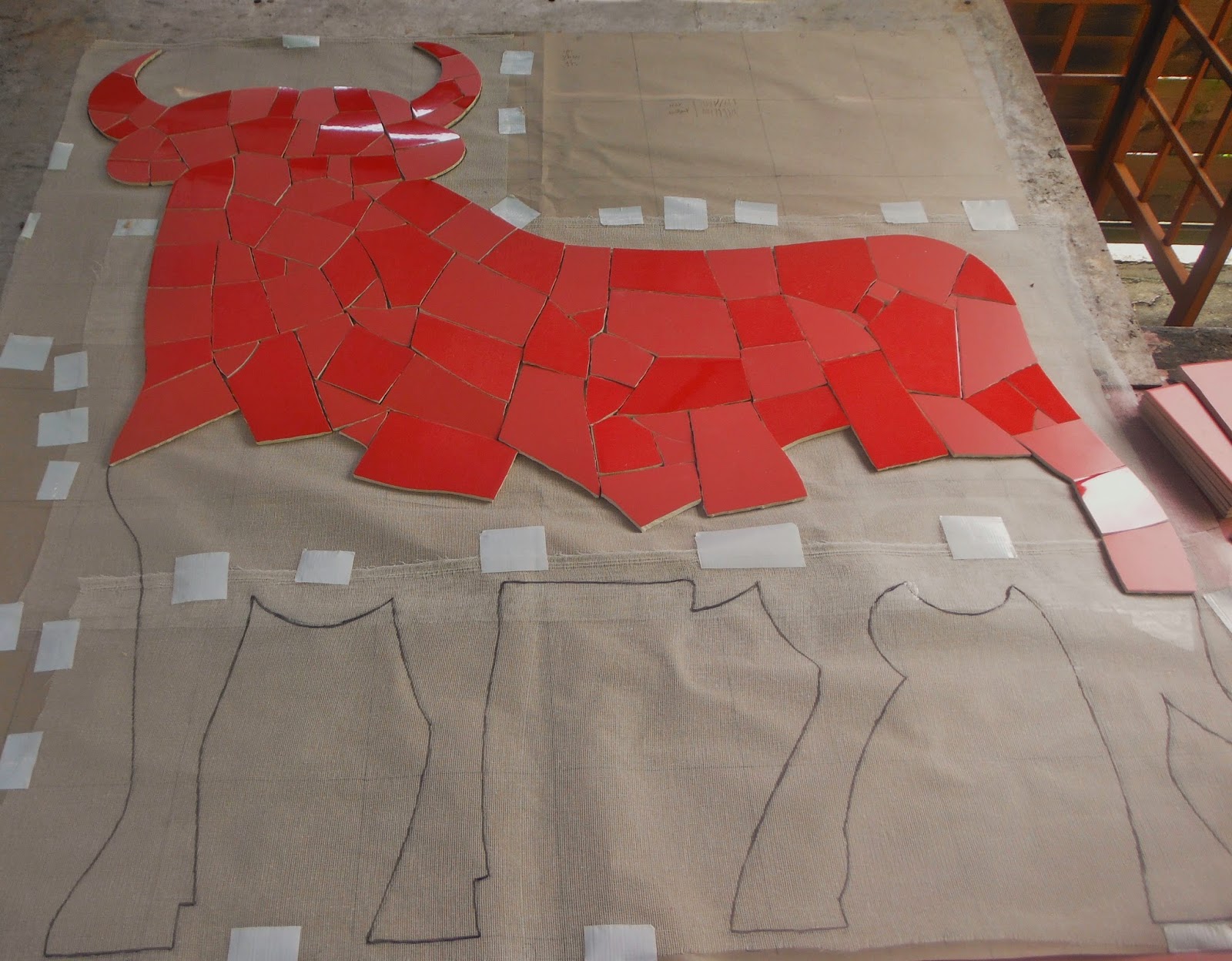 Séverine Peugniez Créations: Commande d'une mosaïque °au motif taureau ...