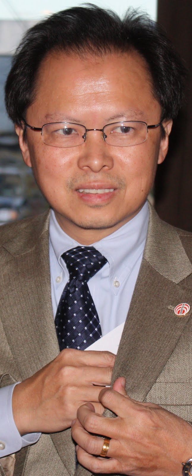 Walker Report - Shedding Light on Bexar County: Supporters turn out for ...