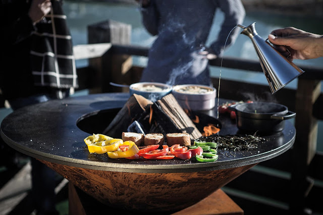 Carlseng Designs: Ultimate Wood Burning Fire Cooking Grill Table!