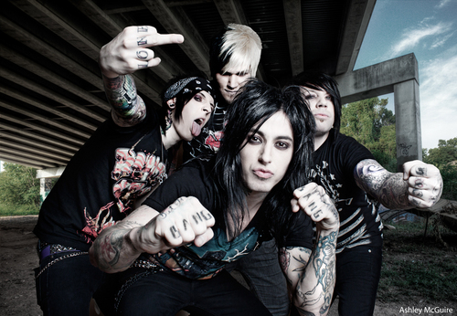 ROCK 'N' ROLL NA VEIA: BIOGRAFIA - FALLING IN REVERSE