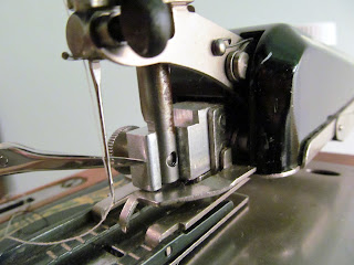 Trampled by Geese: Singer 128 - How to use the vintage buttonholer (it ...