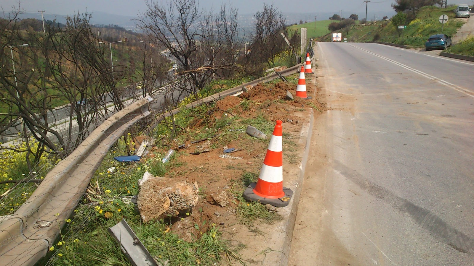 Φωτογραφιες απο το σημειο του ατυχηματος που σκοτωθηκαν οι 2 ...