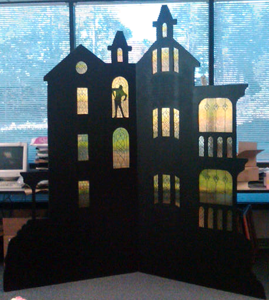 Gallery Glass Class: 8' Haunted House with Gallery Glass Windows