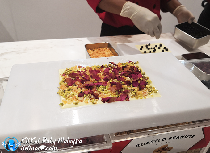 KITKAT Ruby Malaysia @ KITKAT Chocolatory Store in Mid Valley, KL