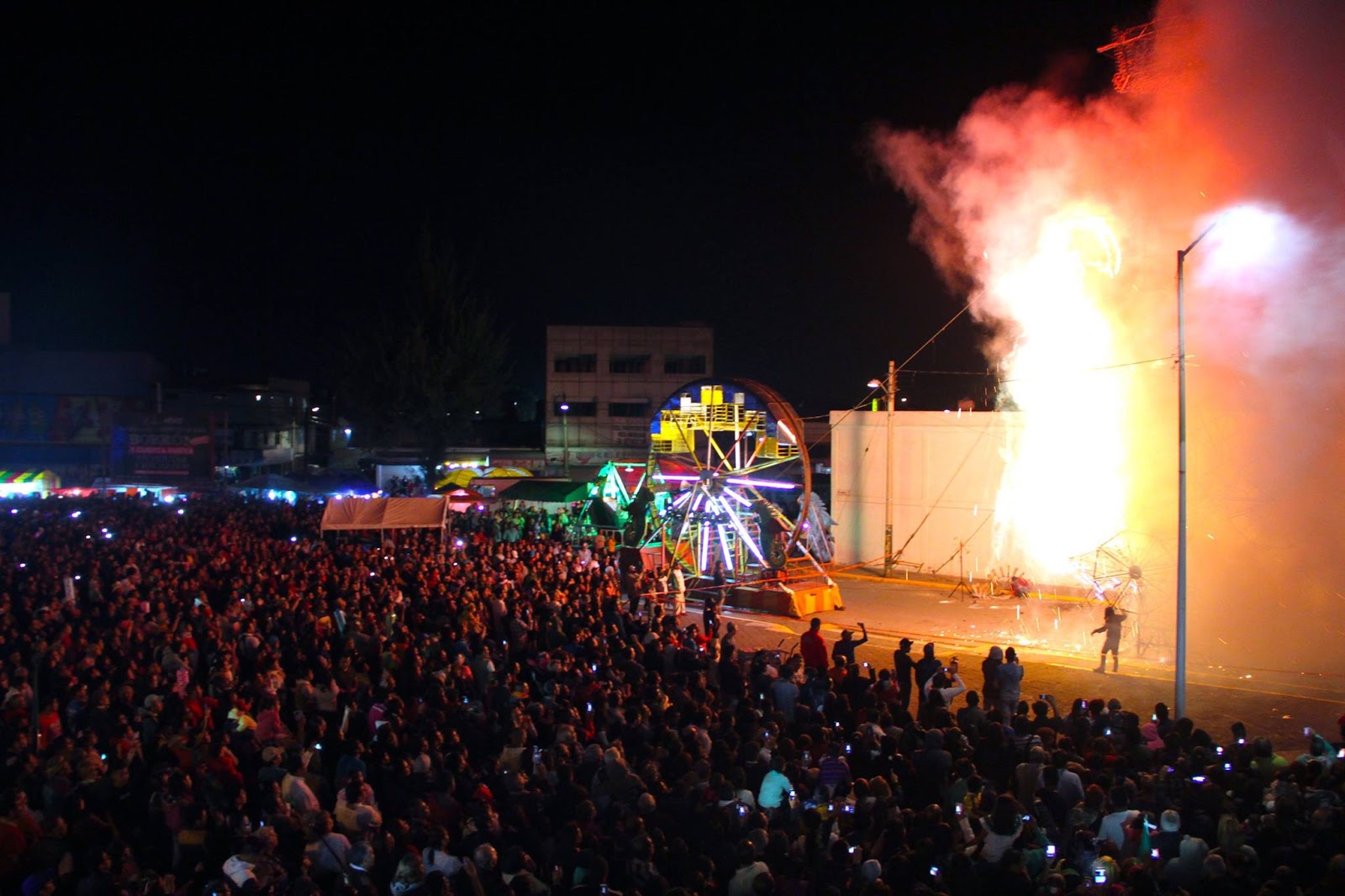 Asisten más de 10 mil personas a festejos patrios en Tultitlán