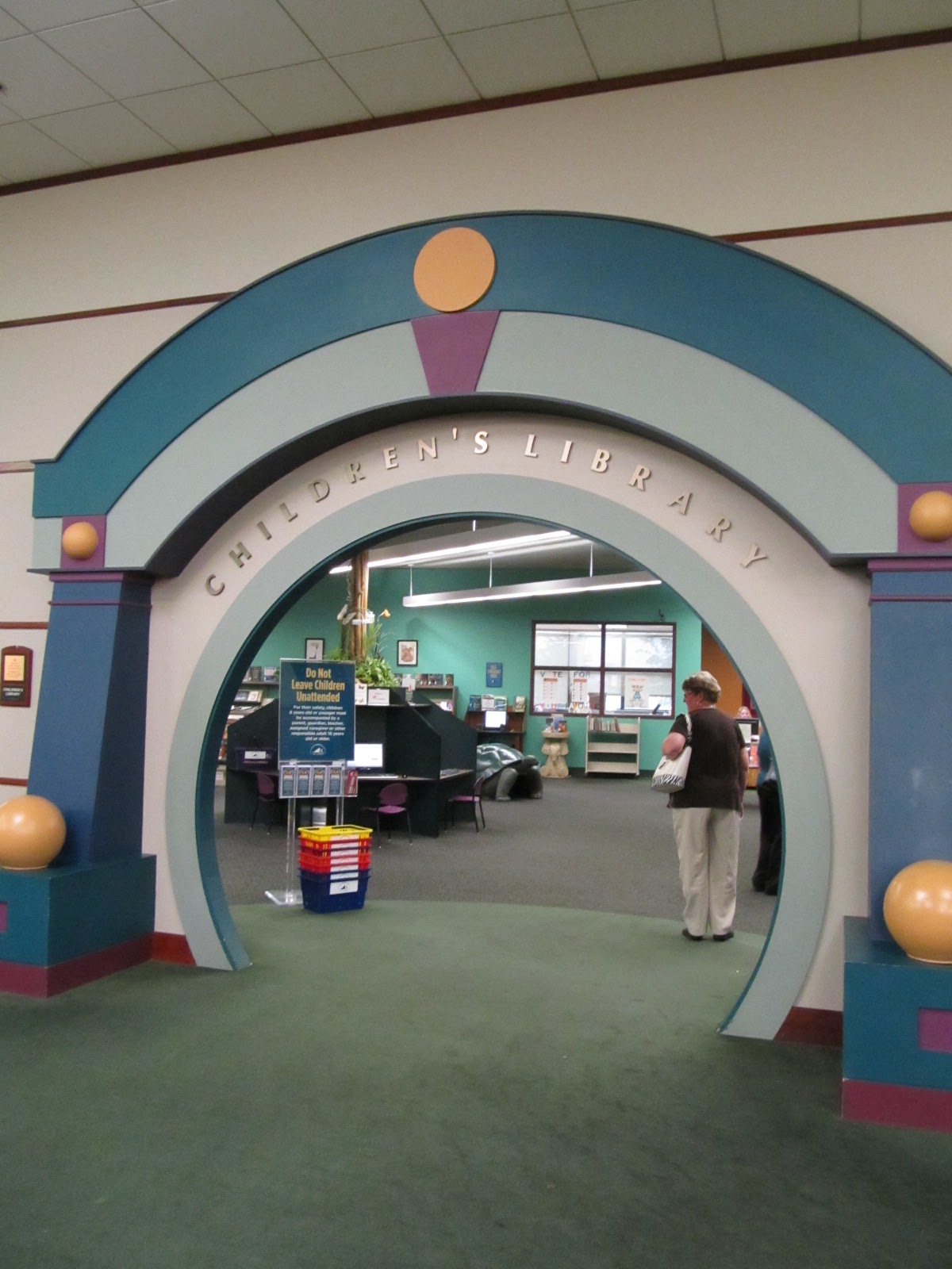 The Brunette Librarian: A Visit to the Library Center in Springfield ...