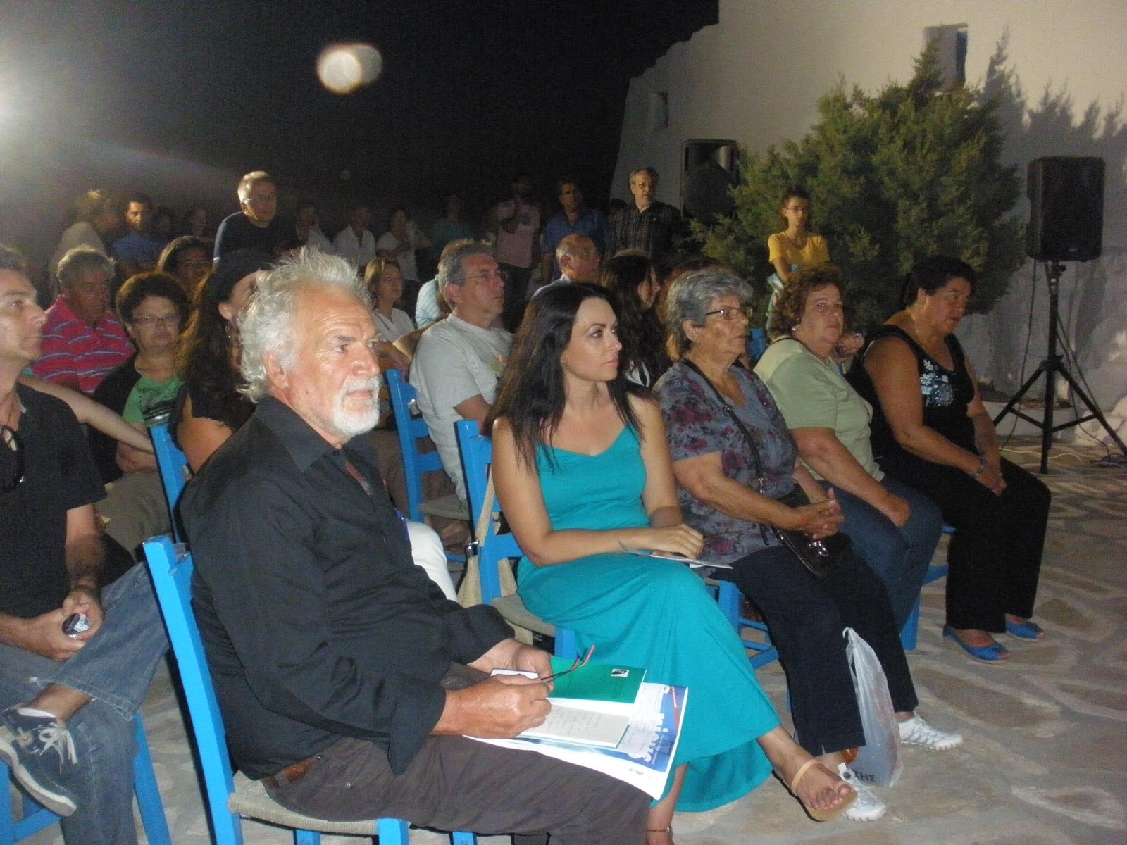 Ιδιωτική Οδός: ΜΙΑ ΞΕΧΩΡΙΣΤΗ ΒΡΑΔΙΑ ΣΤΗΝ ΠΑΝΑΓΙΑ ΤΗ ΧΡΥΣΟΠΗΓΗ ΤΗΣ ΣΙΚΙΝΟΥ