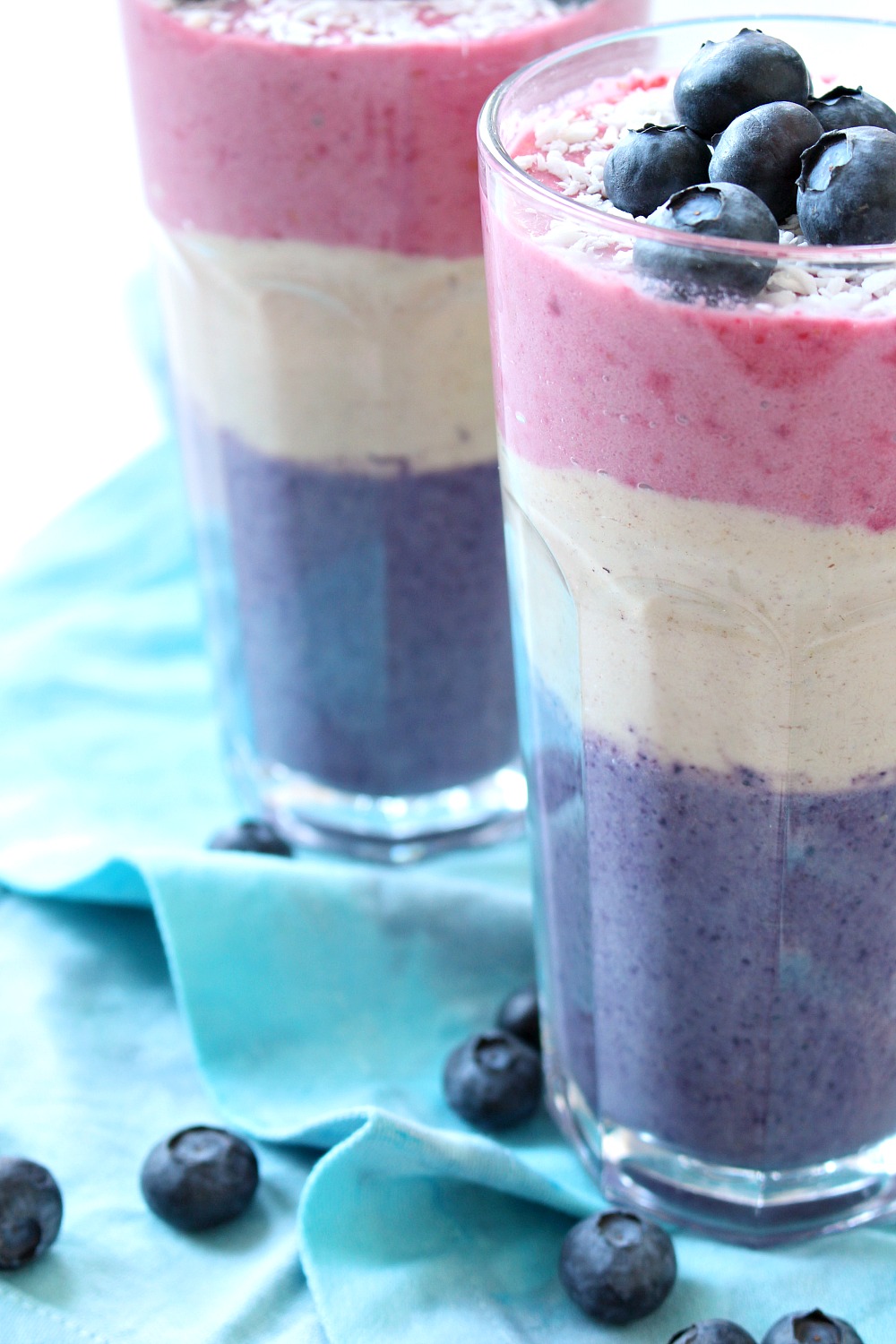How to Make a Layered Smoothie | Dans le Lakehouse