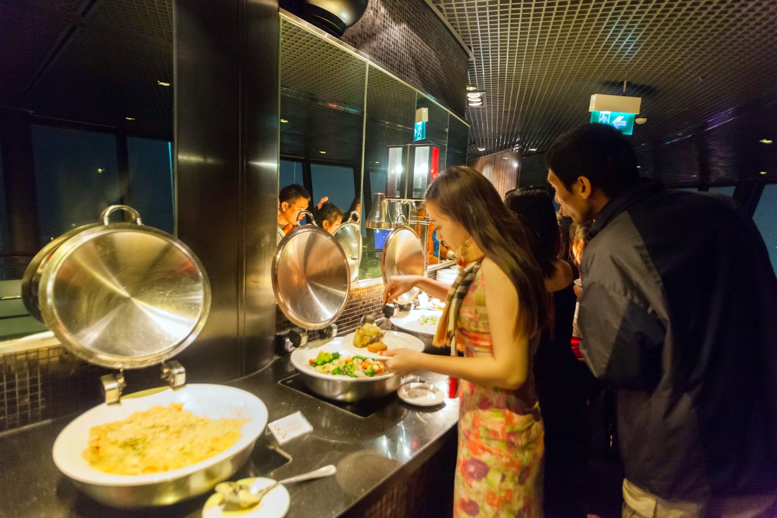 Potato Queen travel and lifestyle: Review: Macau Tower 360° Café buffet ...
