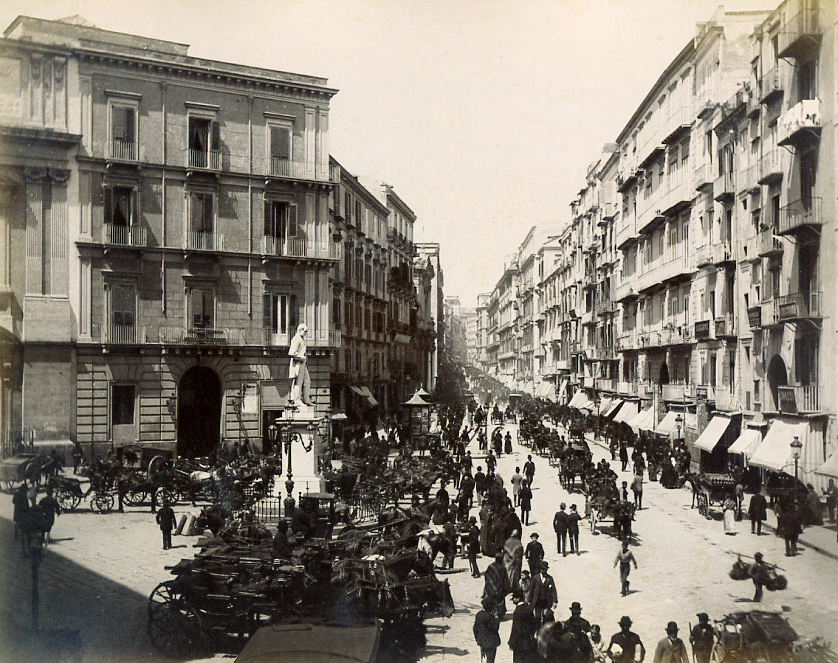 Galocha Cultural: Via Roma, Década 1880, Nápoles, Itália - Giorgio Sommer