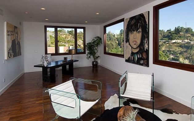 Celebrity Home: Rihanna's House In Beverly Hills, California ...
