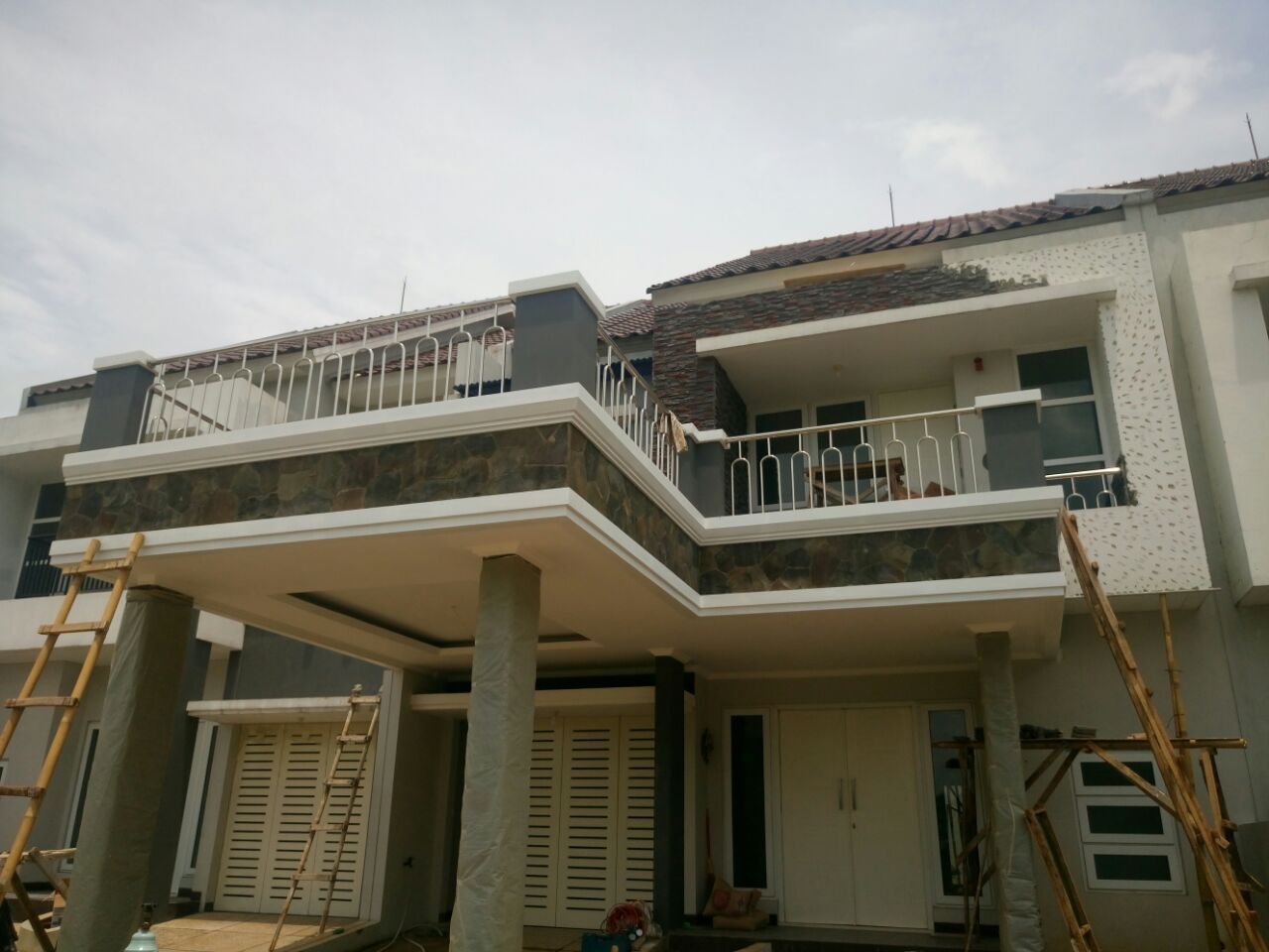 11 Gambar Reling Tangga & Balkon model minimalis