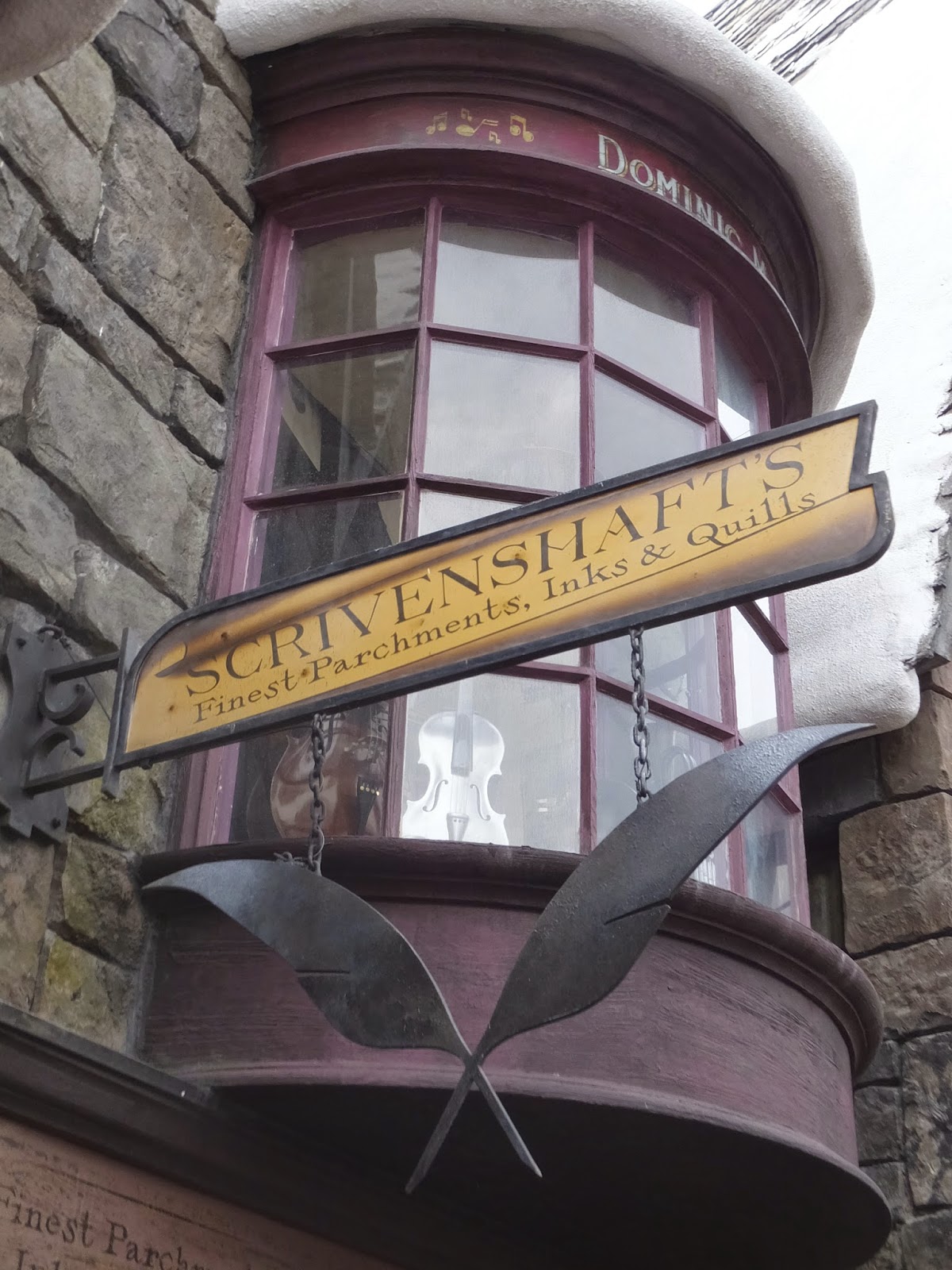 A Crafty Chick: Diagon Alley - Flourish & Blotts and Scrivenshaft's ...