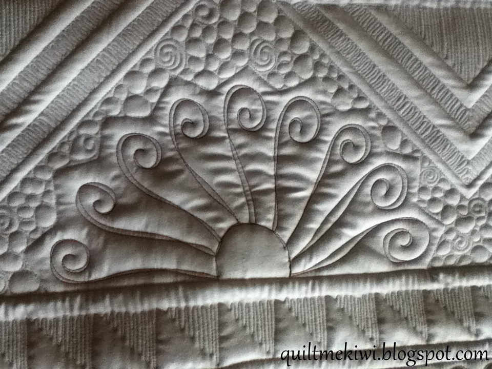 quiltmekiwi: Happy Daze!