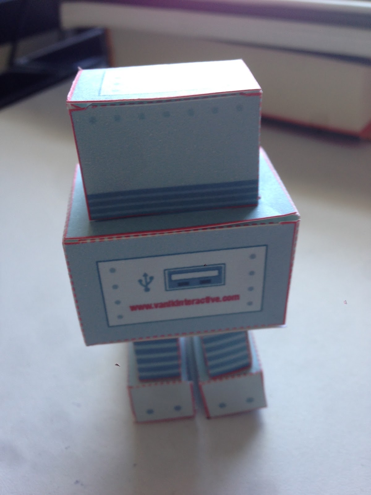 Chris Vendrick: Vanik Interactive Papercraft Robot