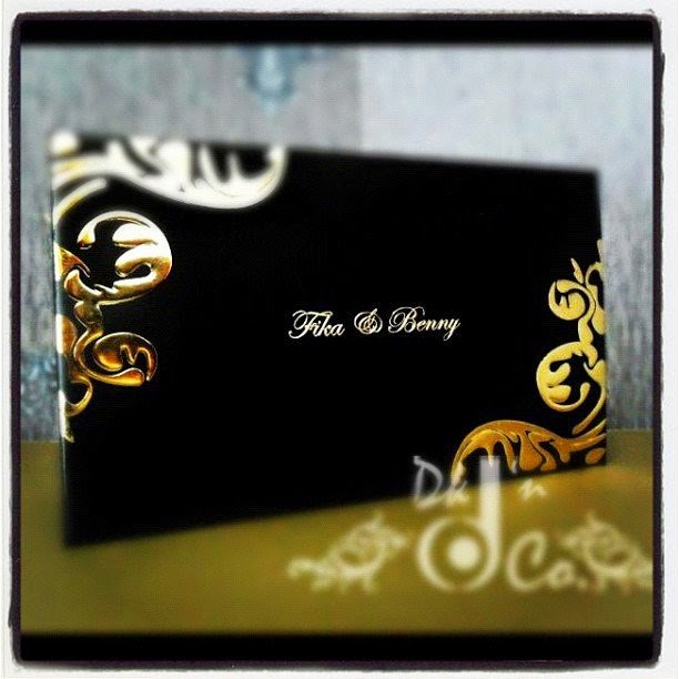 62 Contoh Undangan Pernikahan Warna Hitam Gold HD Terbaik - Contoh Undangan