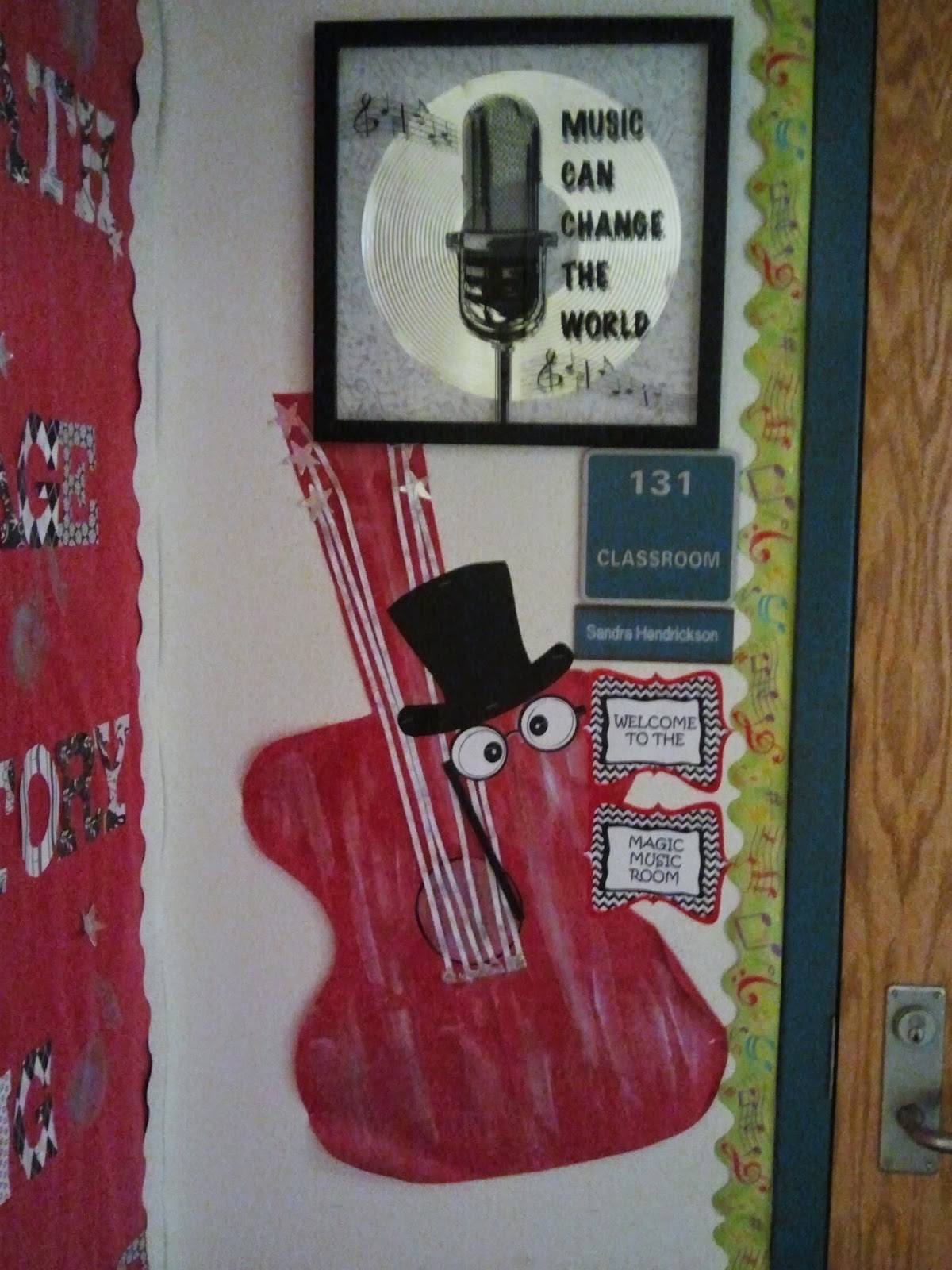 What's On Your Wall? - Sing Play Create