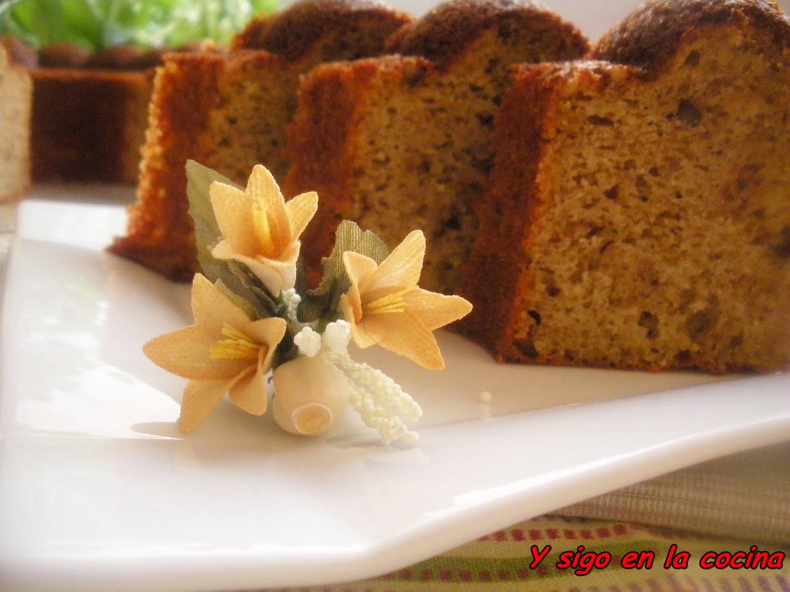 y sigo en la cocina: Cake de plátano aromatizado con Haba tonka