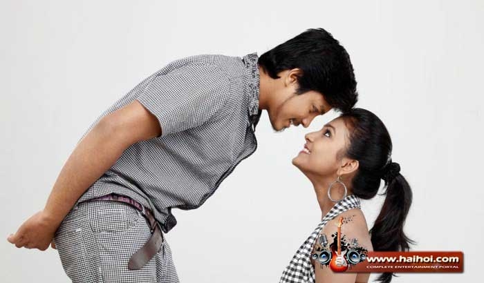 tamil cinema foto: Tanvi Ganesh Lonkar and Suja Varunee Romantic Scene ...