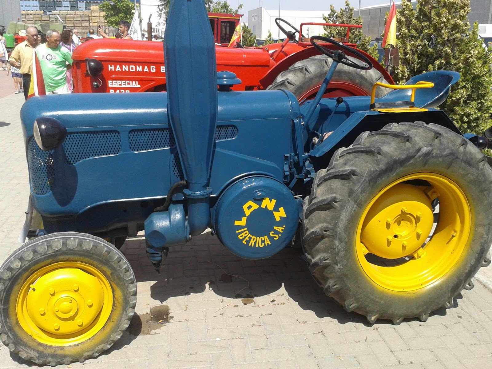 Exposición de tractores antiguos de la Feria del Ajo 2014 | Las Pedroñeras