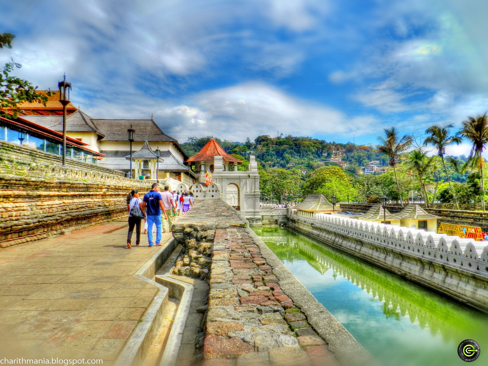CharithMania: Sri Dalada Maligawa-Beautiful Kandy | © Copyright 2012