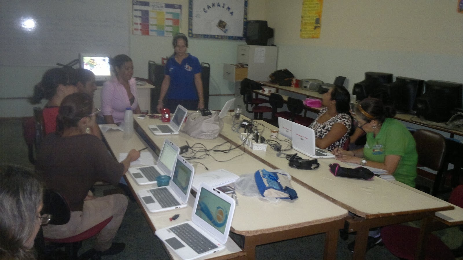 U.E.E. "Juan Germán Roscio": TALLER "CÓMO ELABORAR UN GUIÓN RADIAL"