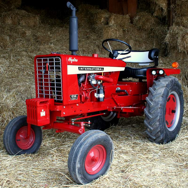 The Little Tractor Co: The "Twins" IH 656 & IH 1206...