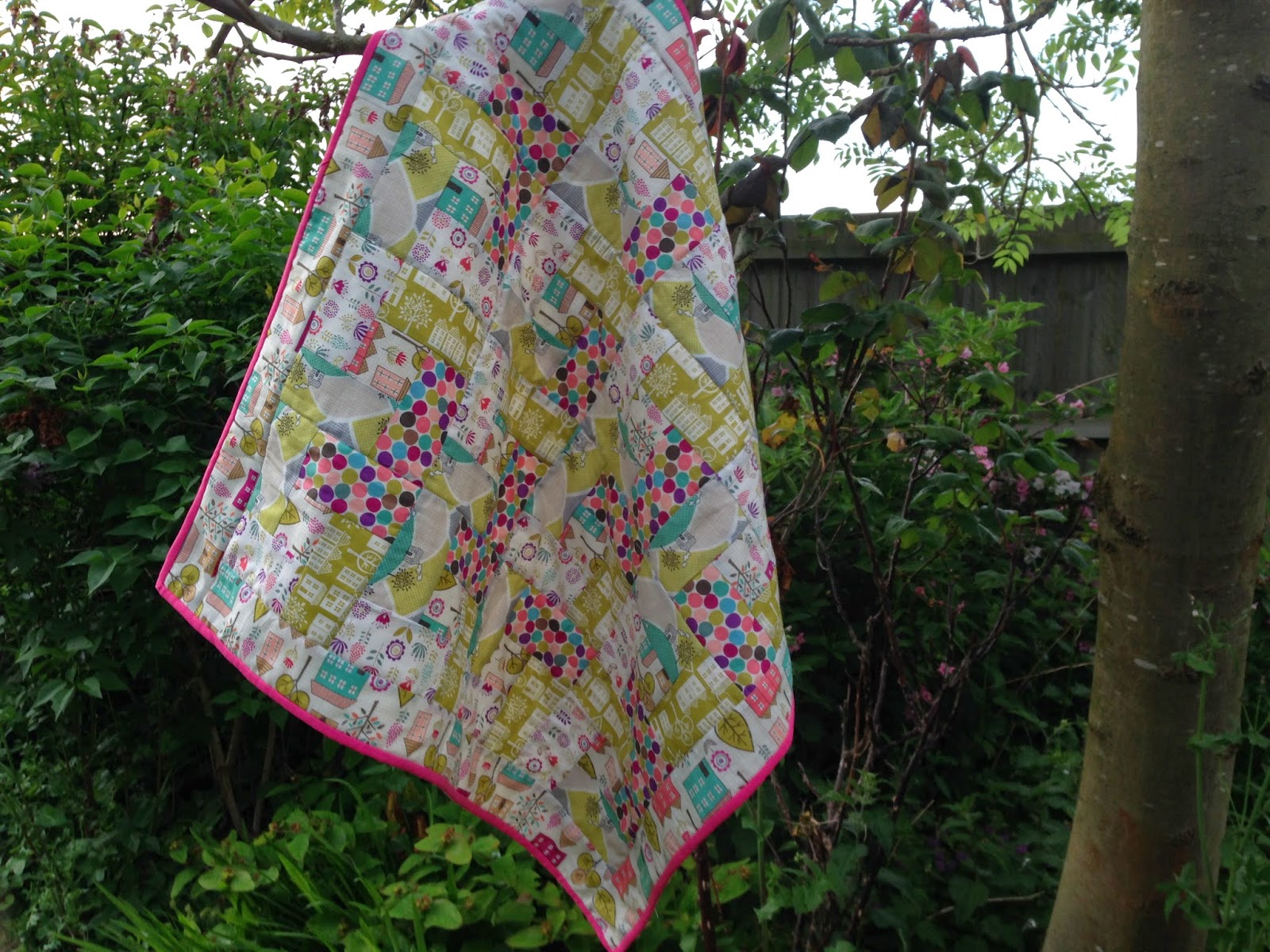 Button Up & Stitch: Boxed-In Quilt Block Variation Tutorial