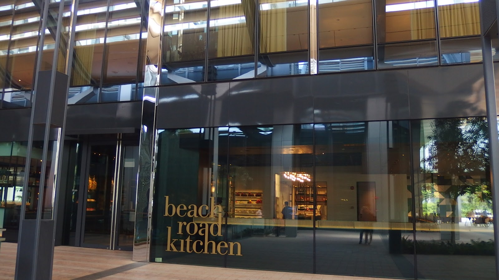 SuMMeR LoVes To Eat! Singapore Food Blog: Lunch Buffet at Beach Road ...