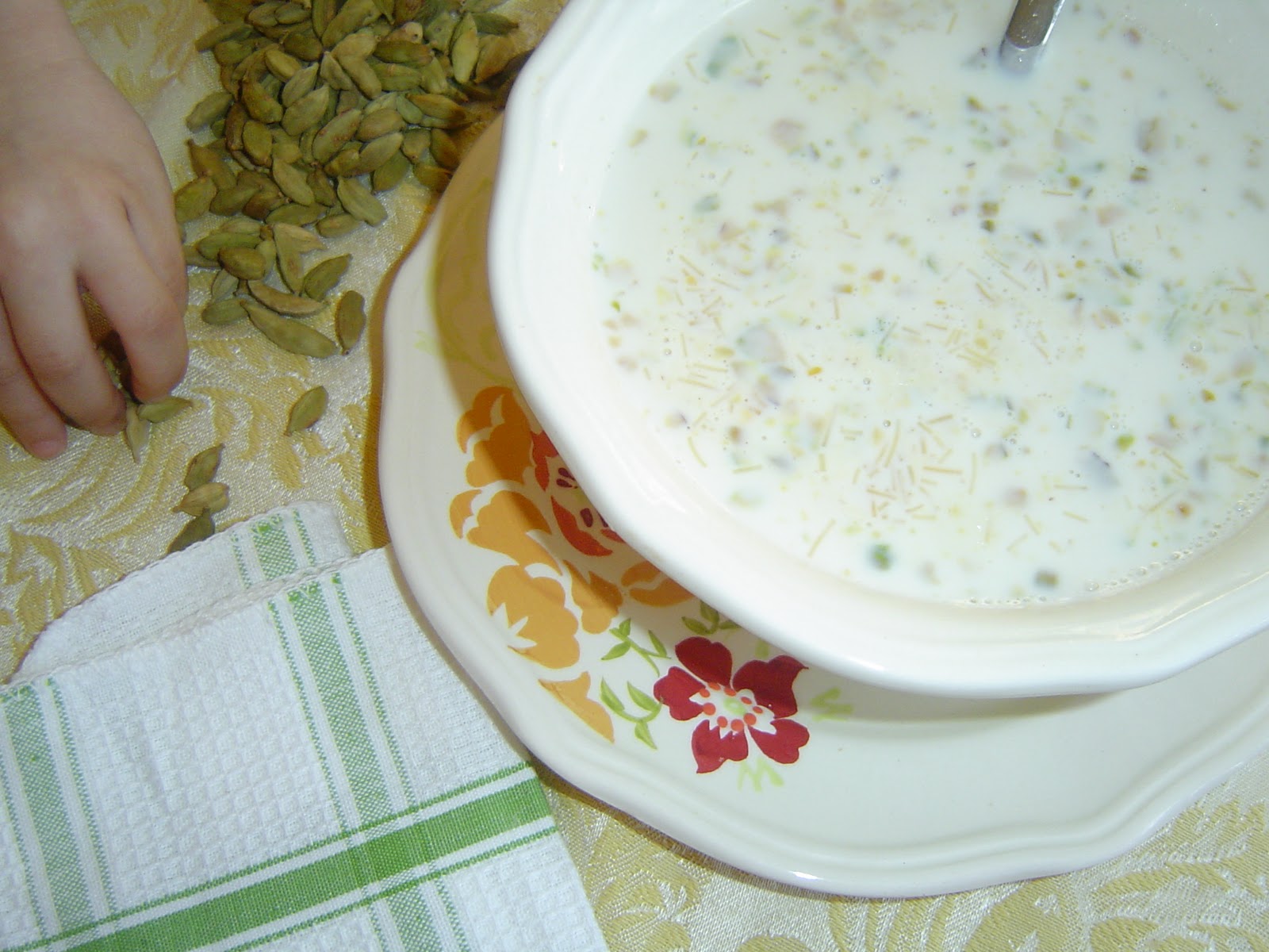 pakistani home cooking: rice pudding [keer]