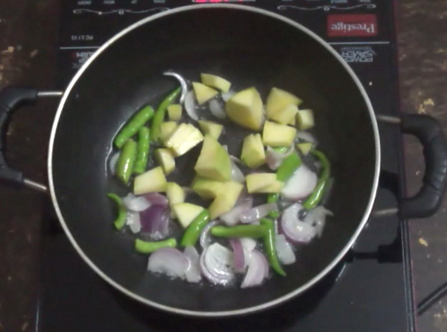 Sukku's Kitchen : THOTAKURA MANGO ROTI PACHADI - Amaranth leaves Mango ...