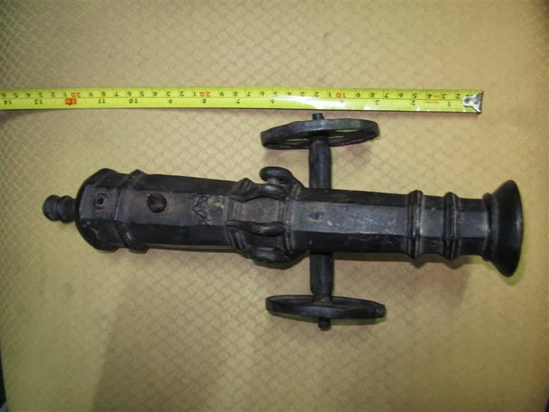 Badai Mencak Kelambit Biru: Koleksi Anak Meriam Lama VOC , jenis ...